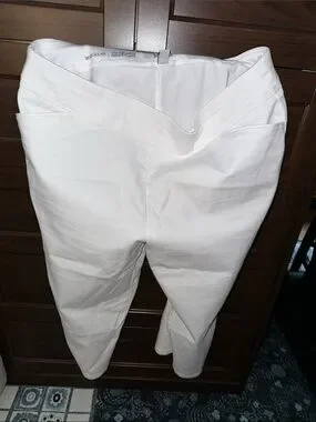 croft & barrow | Pants & Jumpsuits | Croft Barrow White Capri Pants ...